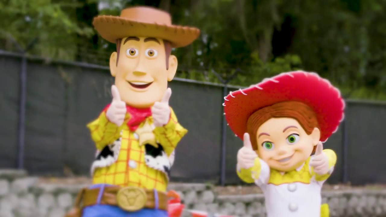 Toy Story Land Slinky Dog Train! - YouTube