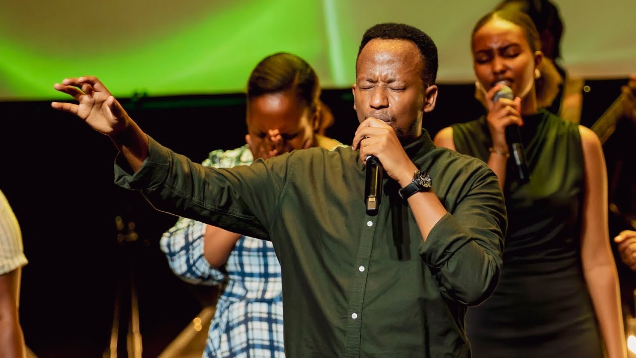 FRANK RUDASINGWA 😍 WAKINGUYE, YASATUYE || MU BIHE BY'UMUNEZERO 🙏 MURI ...