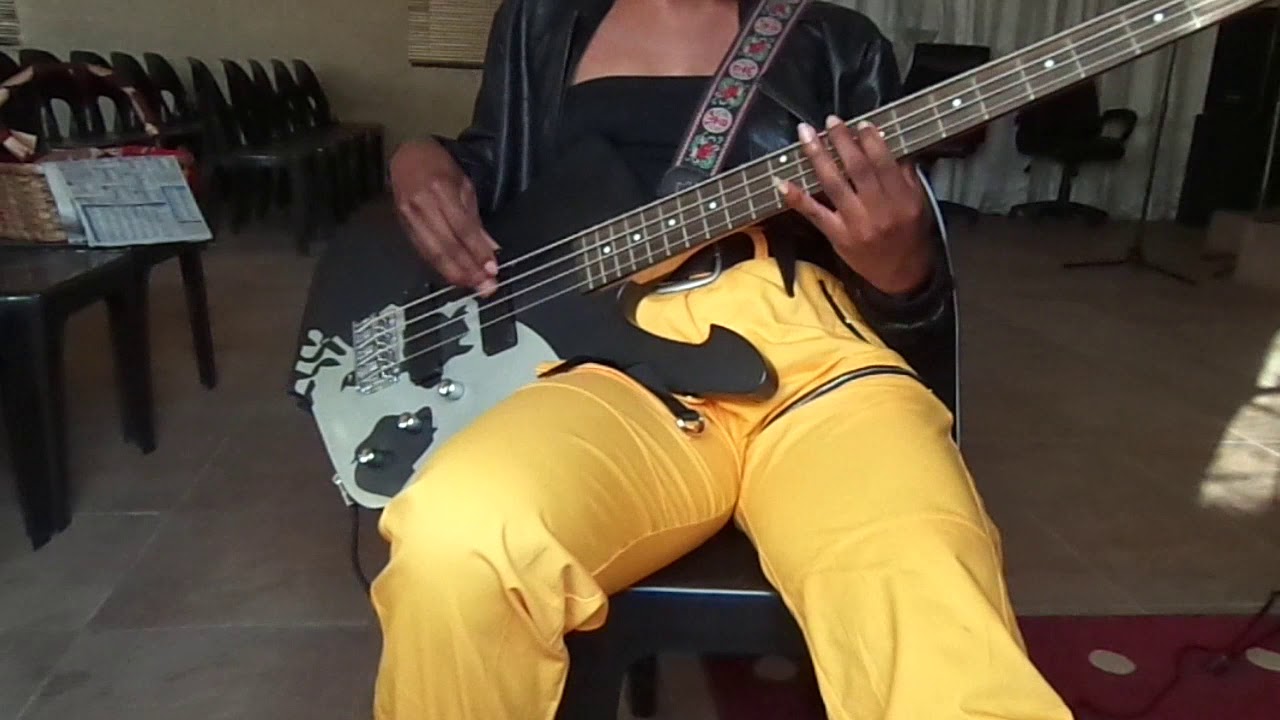 Tim Godfrey ft Travis Greene- Nara(bass guitar) - YouTube