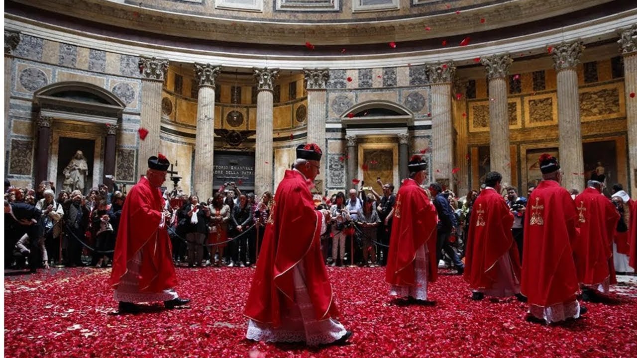 (23/5/2024) A shower of rose petals fall through the dome of the ...