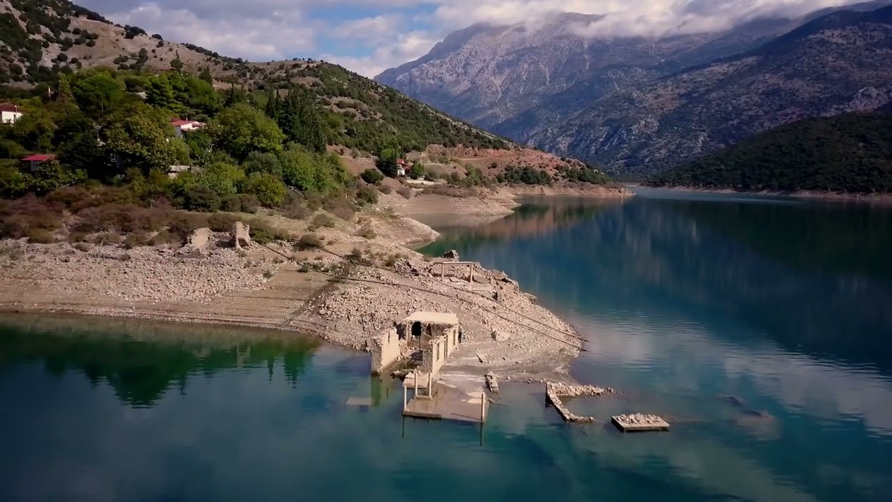 ΚΑΛΛΙΟ ΤΟ ΧΩΡΙΟ ΦΑΝΤΑΣΜΑ - YouTube