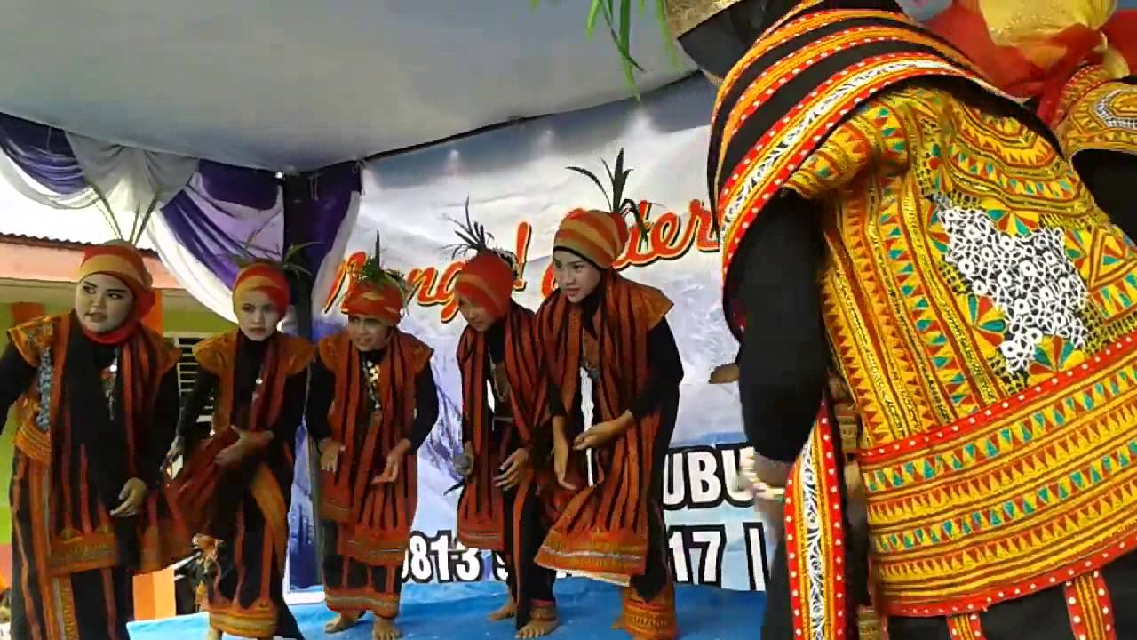 Tari Bines Aceh, Suku Gayo perpisahan SD 2015 - YouTube