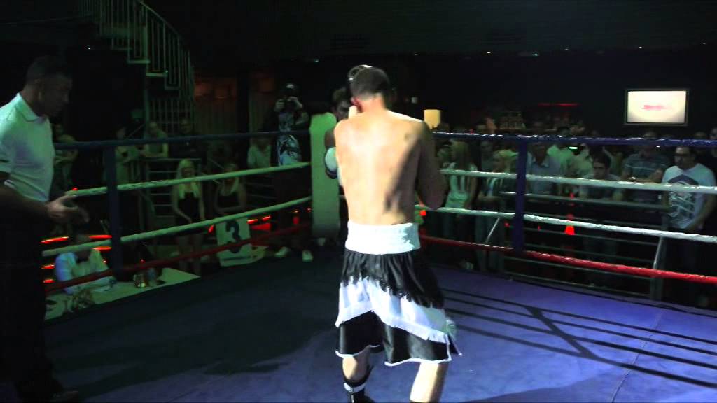 Unlicensed Boxing - IBC - Steve Corness v Oliver Smith - YouTube