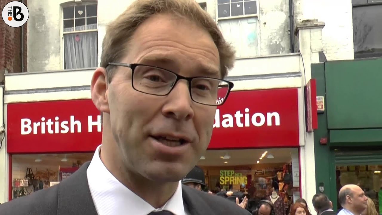 MP Ellwood reveals the Boscombe Police Box - YouTube