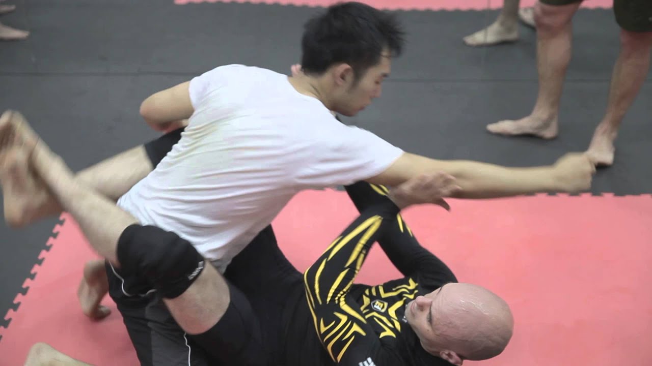 Shanghai MMA @ JX FIght Club: arm triangles and armbars - YouTube