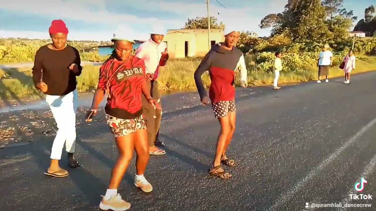 Qina Mhlali AmaPantsula Dance Crew - YouTube