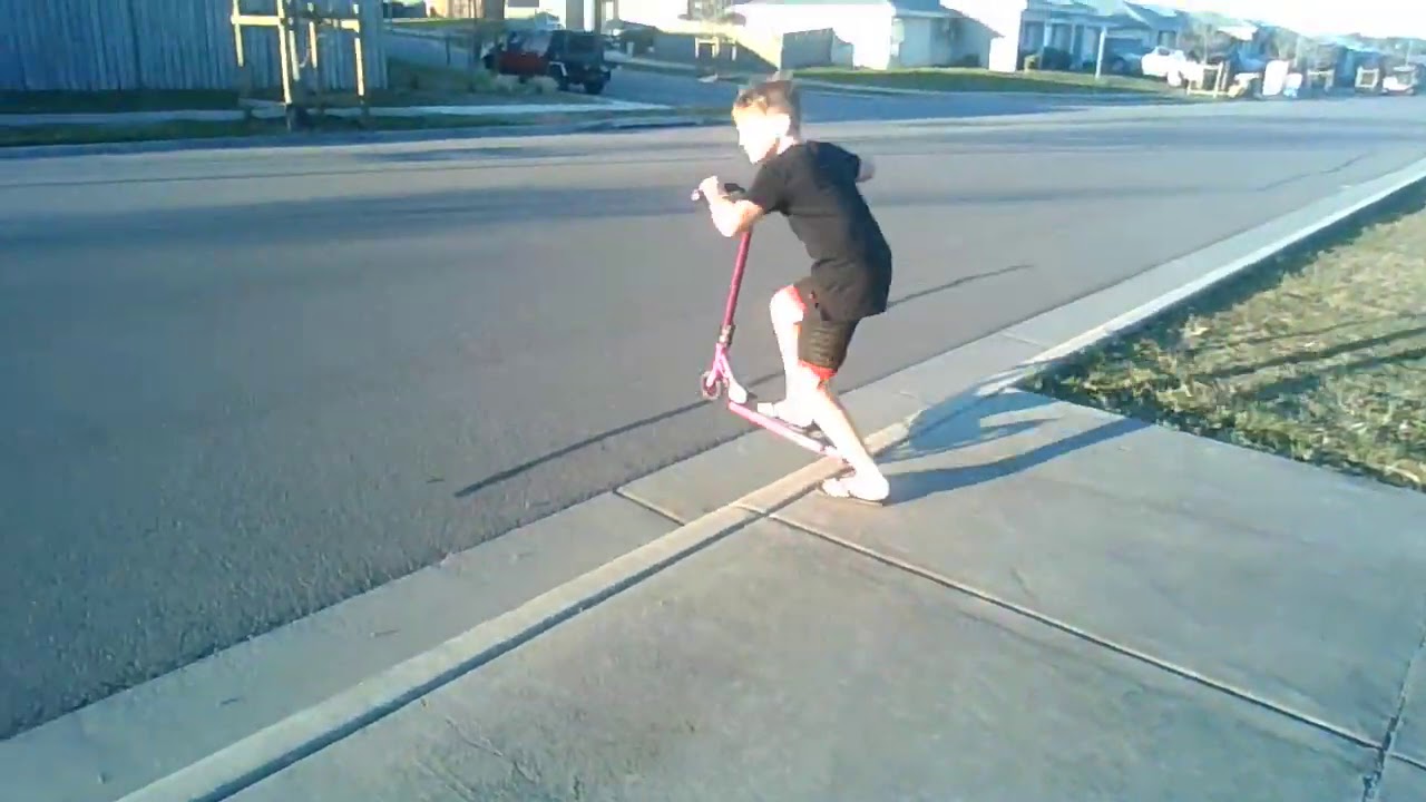 scooter falls my first video we dide - YouTube