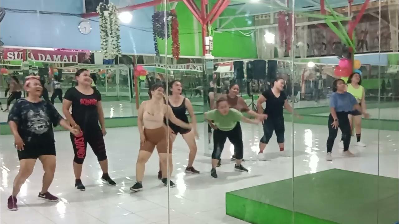 ZUMBA VIRAL TIKTOK SANGGAR SUKADAMAI - YouTube