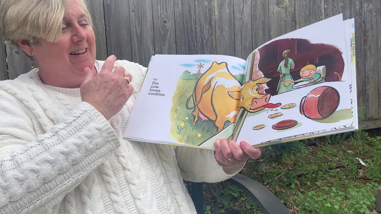 The Cow Loves Cookies Book - YouTube