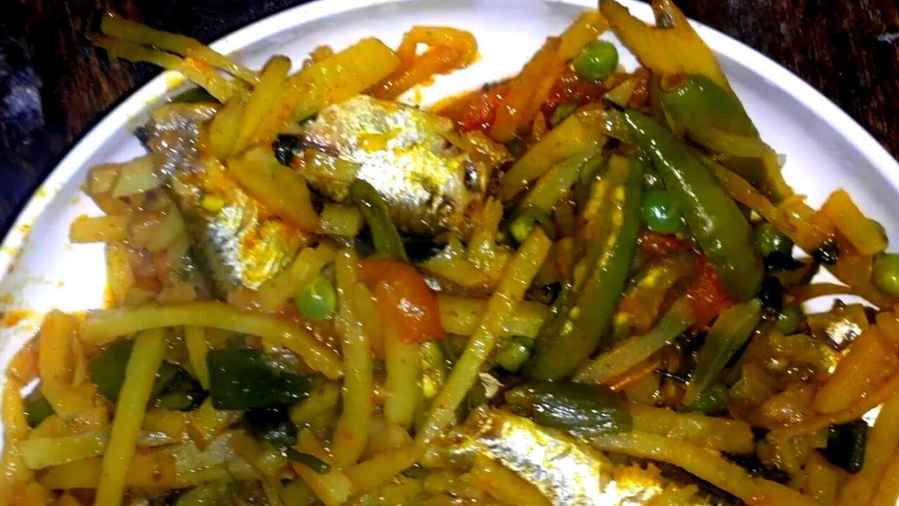 Tiny Fish Potato Chorchori - Too Small Fish Dry Curry Recipe - Sonapata ...