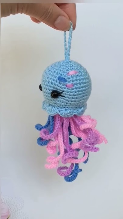 💥Beautiful Medusa crochet keychain // Красивая Медуза брелок крючком💙 ...