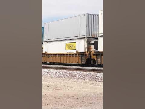 BNSF 7213 EB Z TRAIN MP 740 NEEDLES SUB 9-22-2023 #railfan #railfaning #railway - YouTube