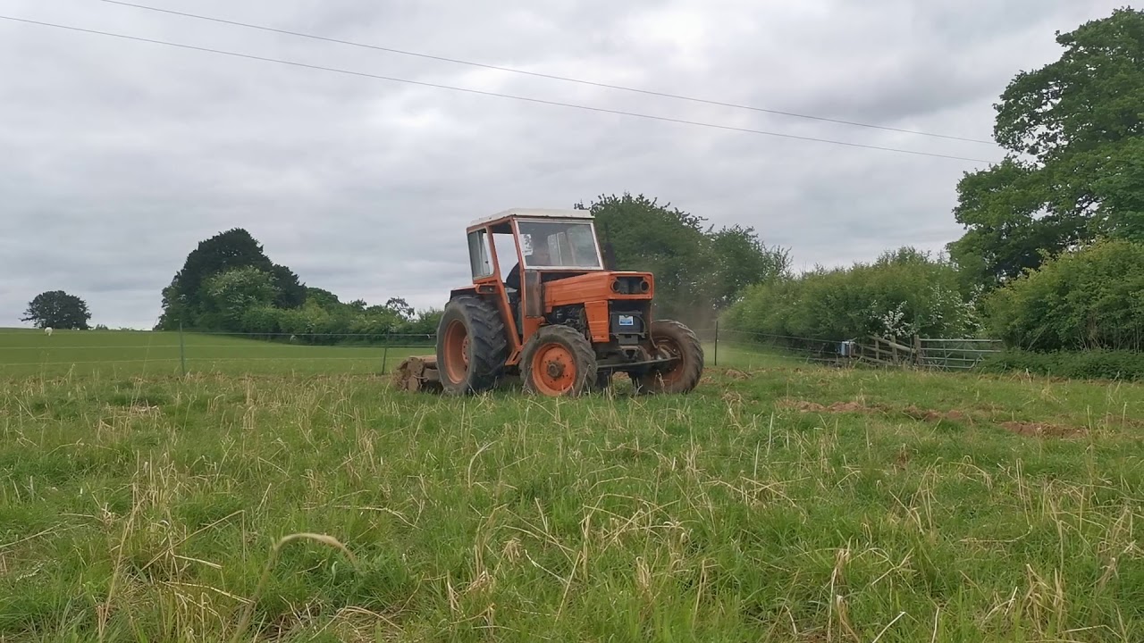 UTB /Universal 550 DT (4WD) - YouTube