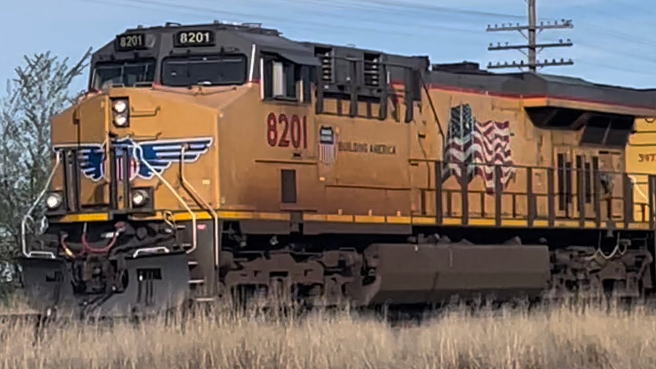 UP 8201 west. - YouTube