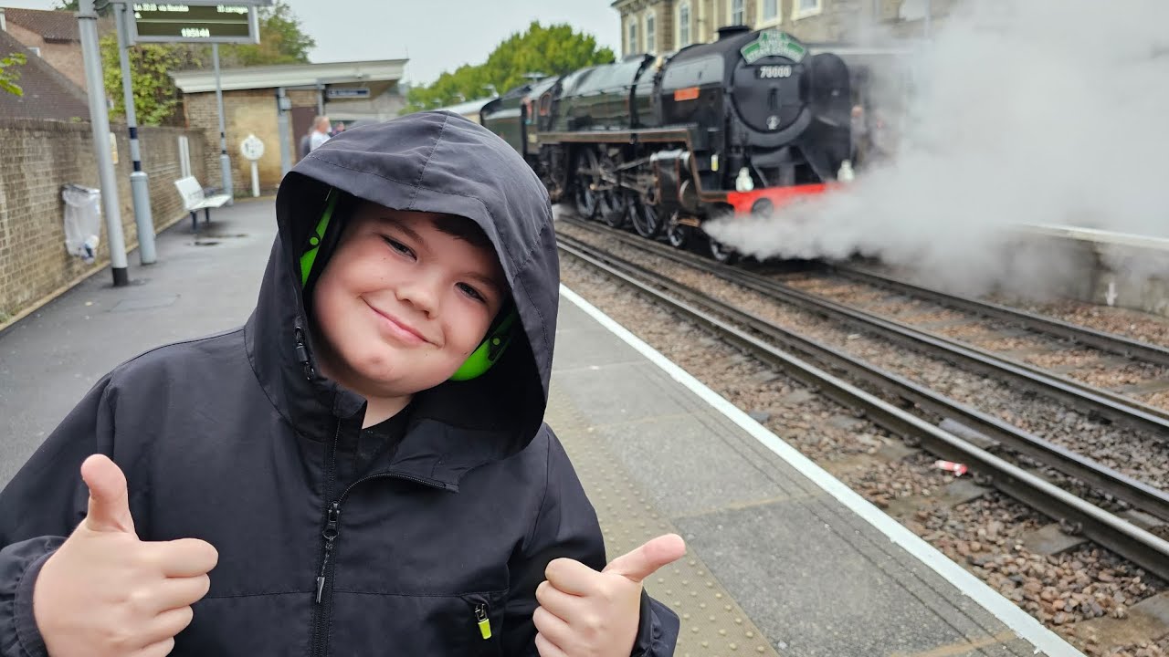 70000 "Britannia" Steam Train at Chertsey (part 2) - YouTube