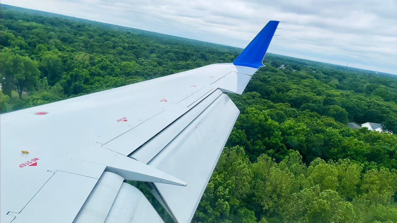 Classic Nose Down CRJ Approach – JLN Landing – United – Bombardier CRJ ...