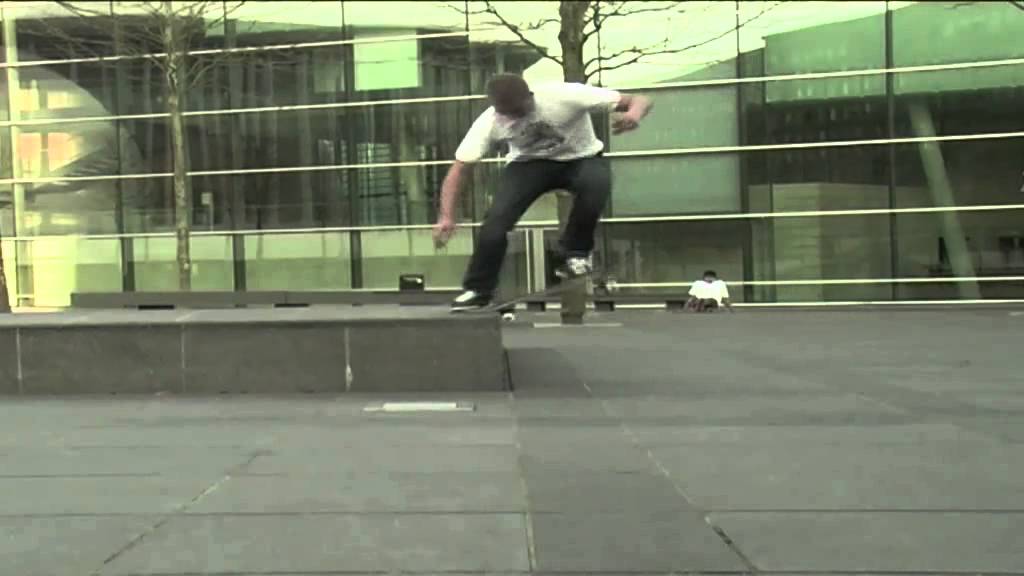 Wood-Pushers: WHAT ELSE?! - [Nicolas Borczak & Viki Roy] - YouTube