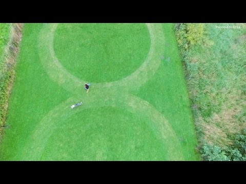 Körpersprachliches Longieren mit Hund - an 2 gemähten Kreisen - ohne Hilfsmittel - Thomas Suster