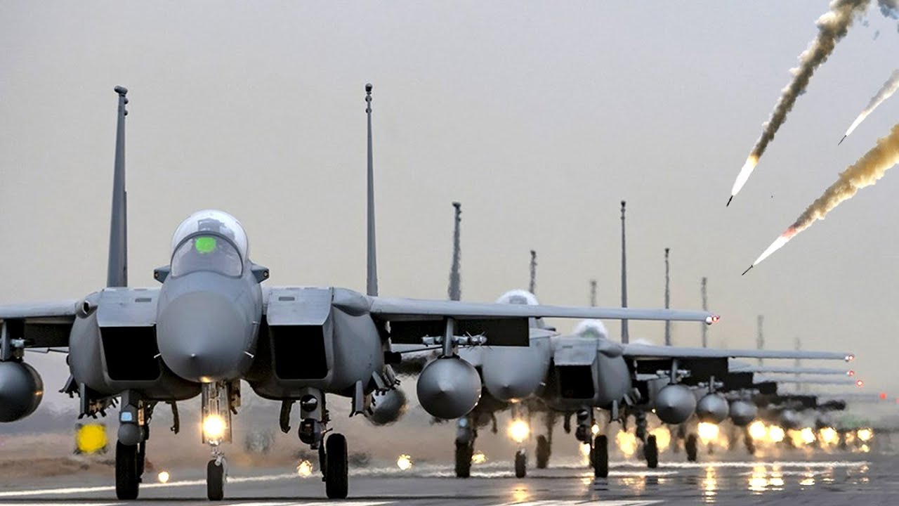 US Fighter Jet Fails To Reach Israel Greeted By Yemeni Rockets - YouTube