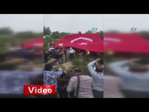 Kılıçdaroğlu, Tepeden Aşağı İndiği Sırada Ayağı Kayarak Düştü