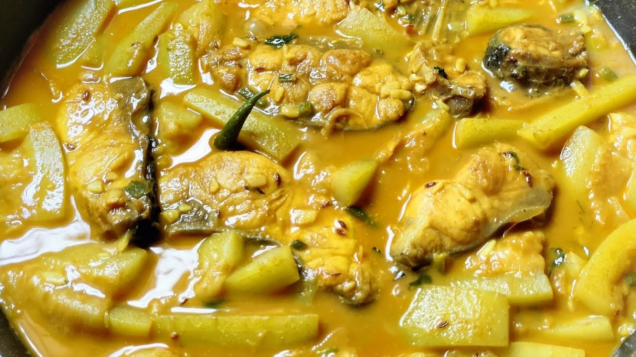 ruhu fish with bottle gourd curry recipe | bangali lau dea rui fish ...