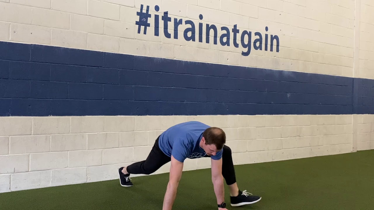 Plank to Deep Lunge - Alternating - YouTube