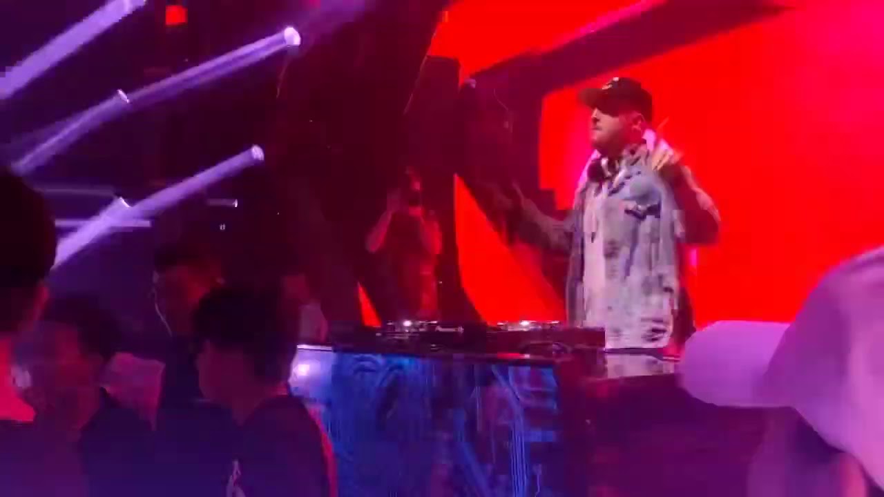 Light club - YouTube