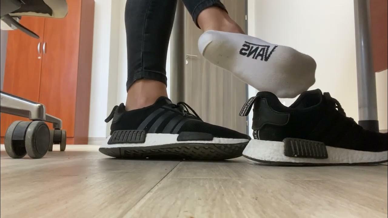sneakers vans socks shoeplay feet girl goddess shoes fetish - YouTube