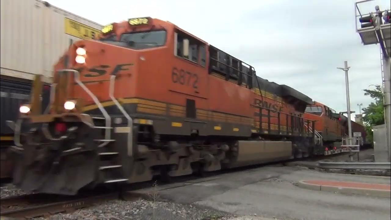 BNSF WB Stacktrain Meets BNSF EB Ethanol Train. Olathe, KS 6/29/24 - YouTube