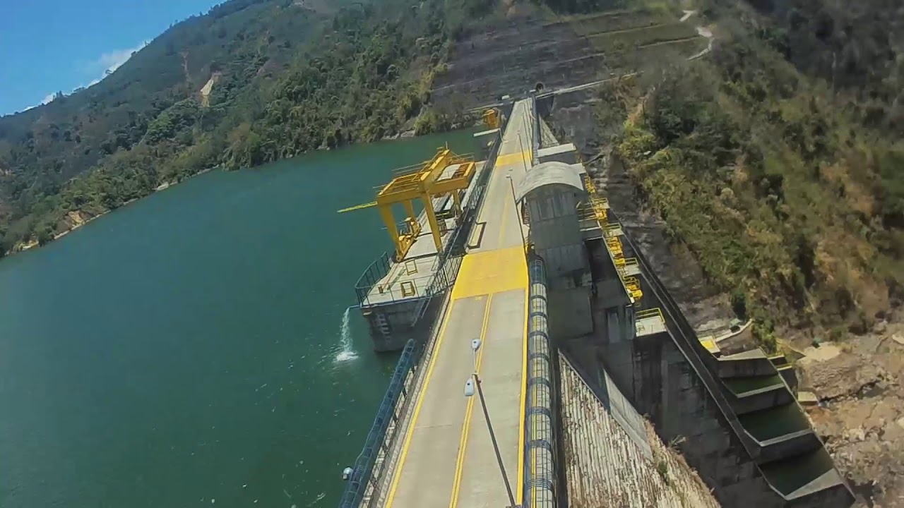 Represa Pirris, desafiando las alturas - YouTube