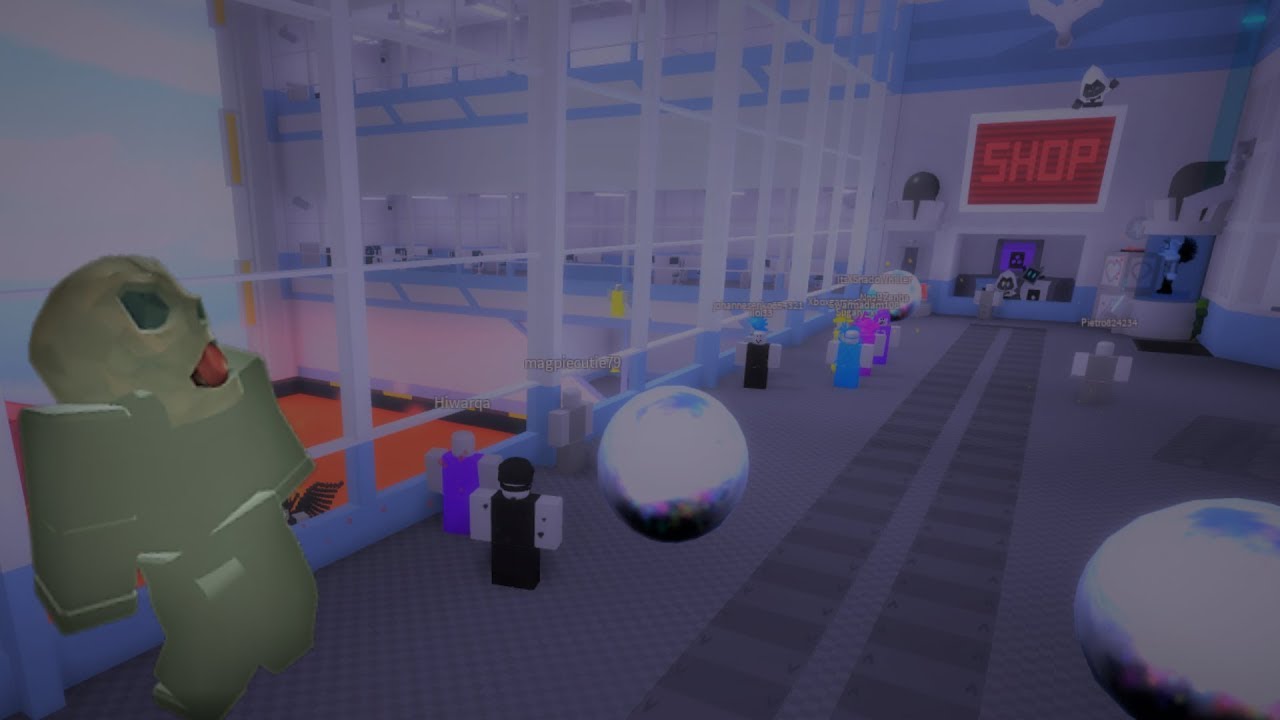 BECOMING SUPER SMALL! Roblox Lab Experiment - YouTube