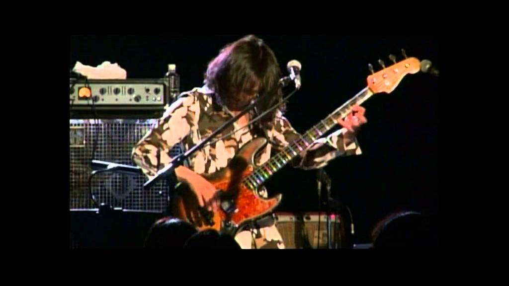 Bass Solo~Chain Reaction Part.2/BARA(榊原雄一)＆江上徹 - YouTube