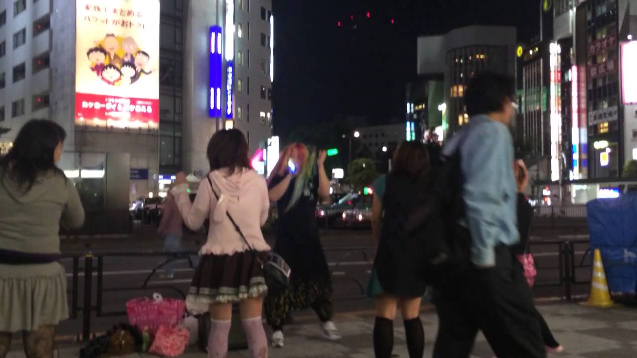BabyMetal like Visual Kei band in the streets of Tokyo (Japanese Cyber ...