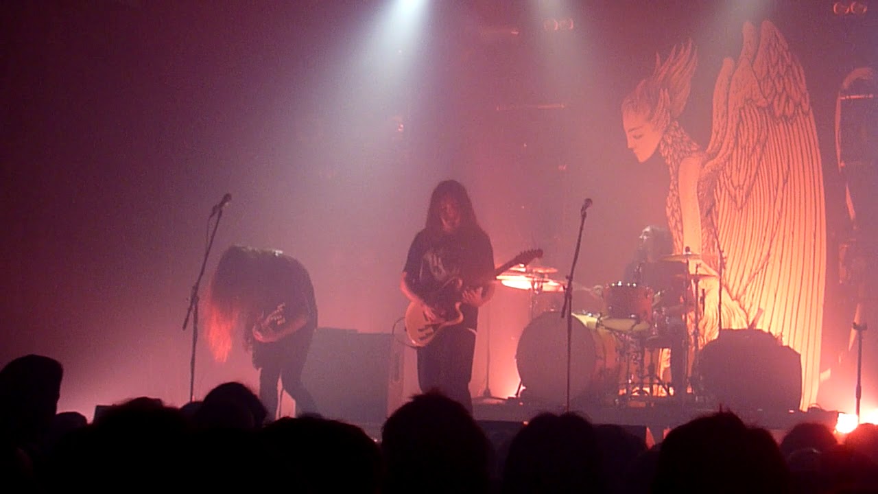 Alcest - " Protection " - 07/03/2020 - La Machine du Moulin Rouge ...