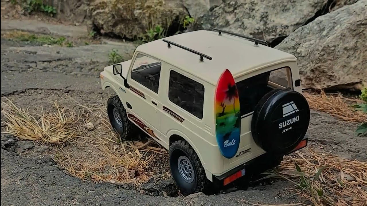 Relaxing RC offroad Suzuki Jimny WPL C74 - YouTube