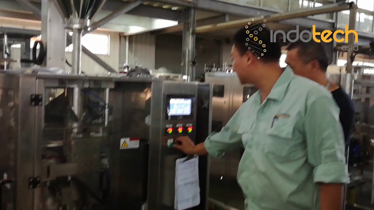 Automatic Auger mixing product with vertical machine - YouTube