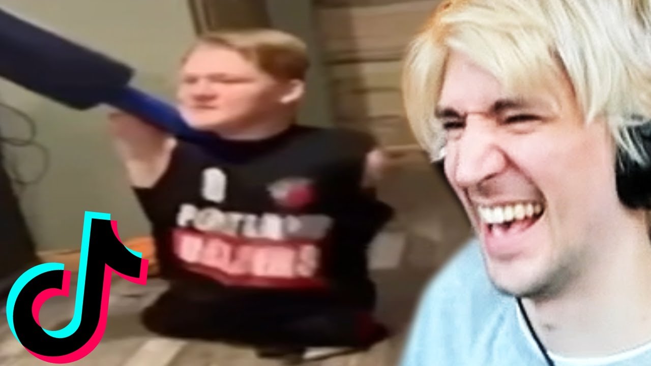 xQc Reacts to TikToks that will make you LAUGH - YouTube