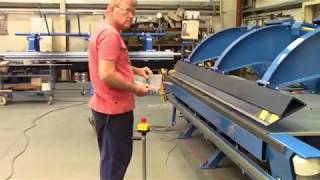 Abkant electric de indoit tabla pentru ateliere de tinichgerie CNC DOHh-4F