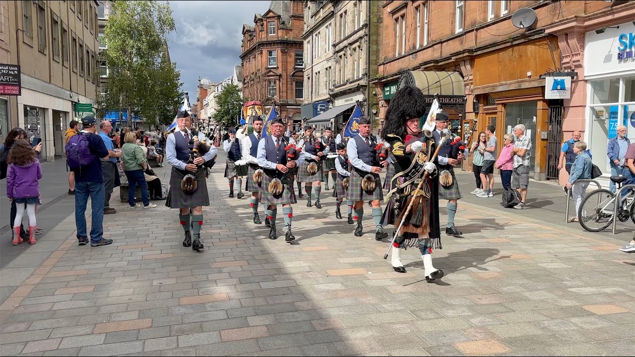 Perth Pipe Band leading the 2023 City of Perth Salute parade along High ...
