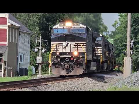 NS 4446 Leads NS 4524 NS 4237 NS 4006 on NS 27A Passing Through in Boyce VA - YouTube