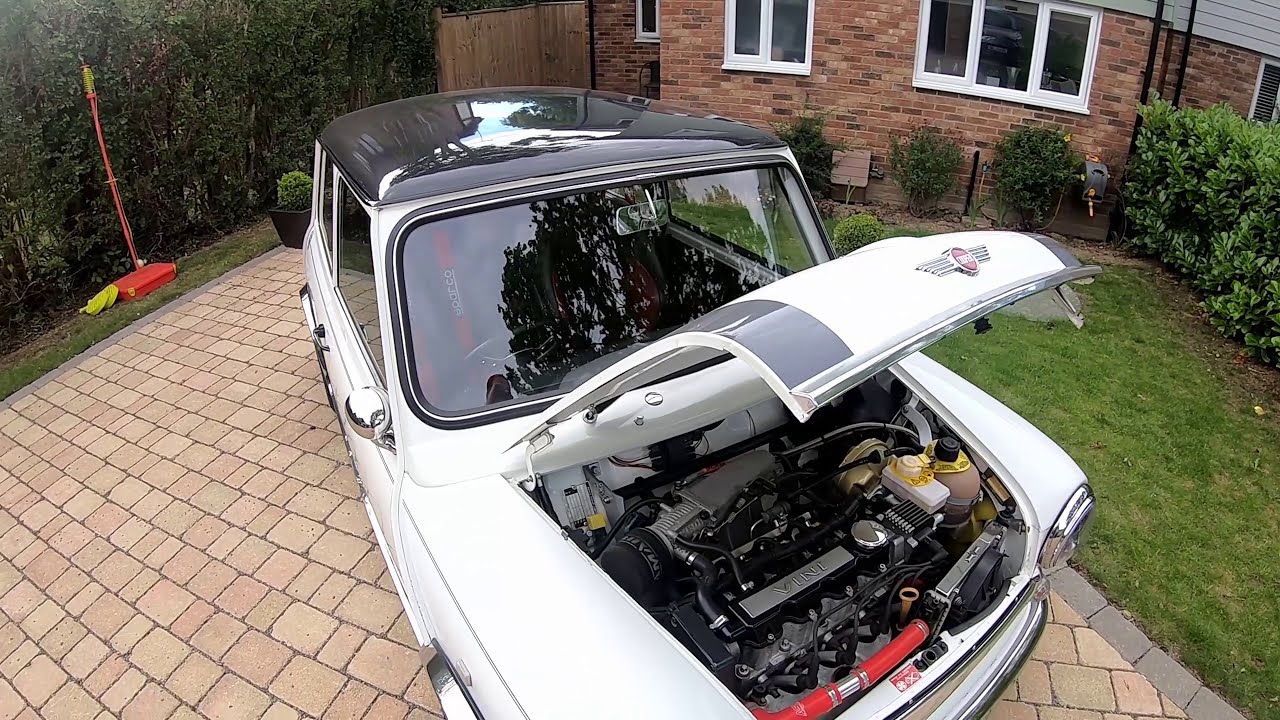 A walk around Vini - Classic Mini 1.6 8v Vauxhall Engine Conversion ...
