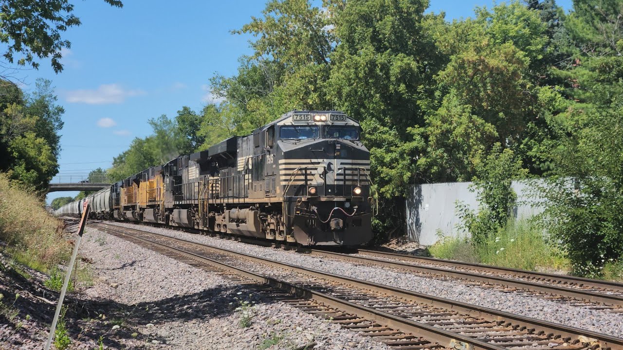 NS 7515 leads MALG3 on Union Pacific's Milwaukee Subdivision|8/30/23 ...
