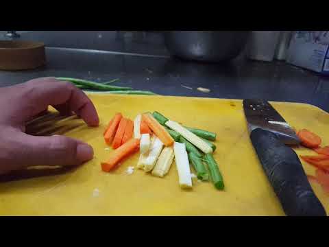 TUTORIAL CARA MEMOTONG SAYUR WORTEL BUNCIS DAN JAGUNG PUTREN UNTUK DI ...