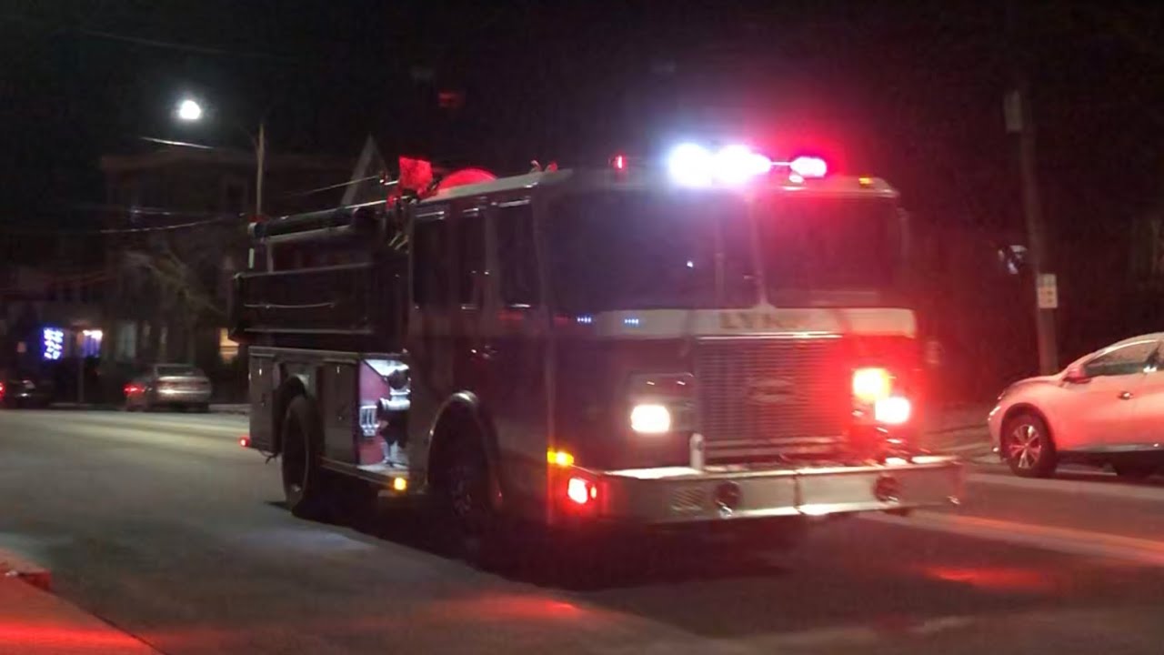 Engine 9 returning back to fire station/quarters - YouTube