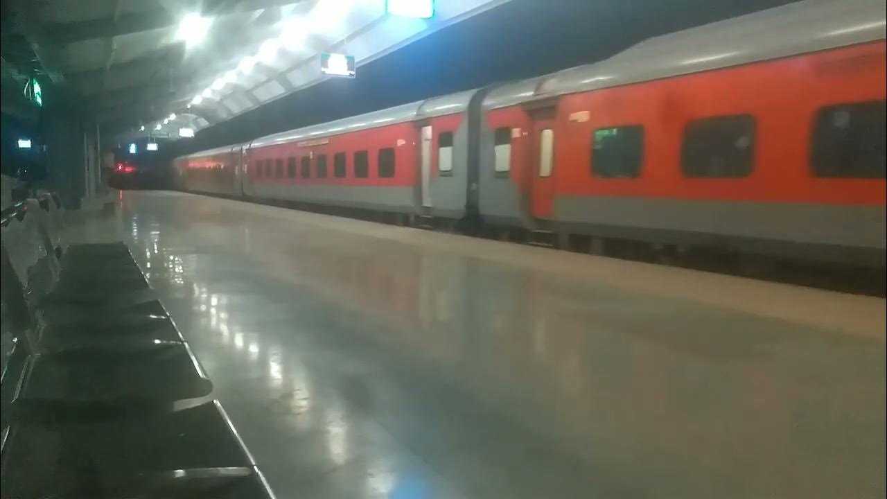 12616 Grand Trunk Express departing from Rani Kamlapati Railway Station Bhopal - YouTube