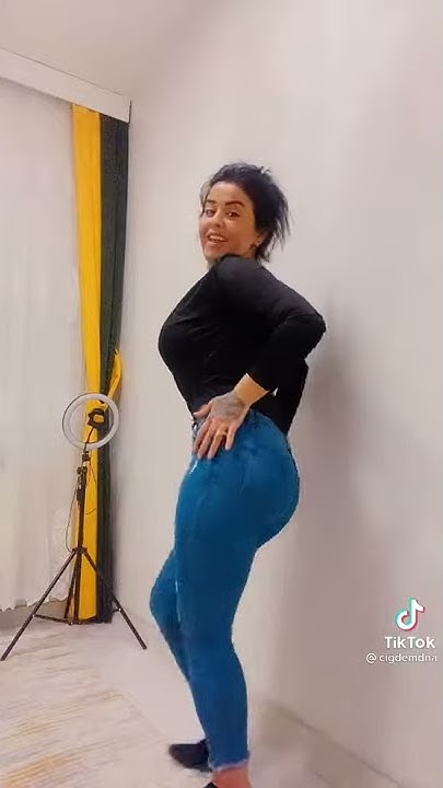 Periscope Azgın Liseli Kız Twerk Show Yapıyor Youtube
