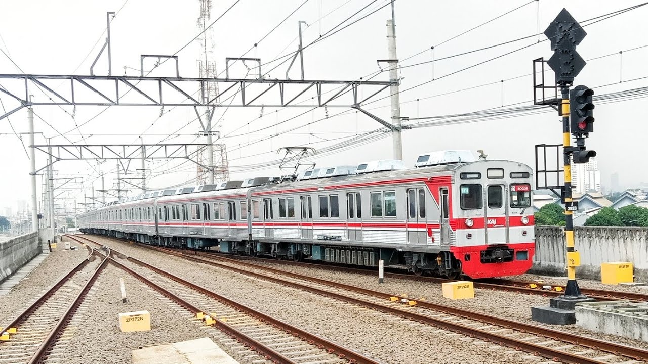 KRL TOKYU 8518 BERANGKAT DARI STASIUN MANGGARAI TUJUAN BOGOR - YouTube