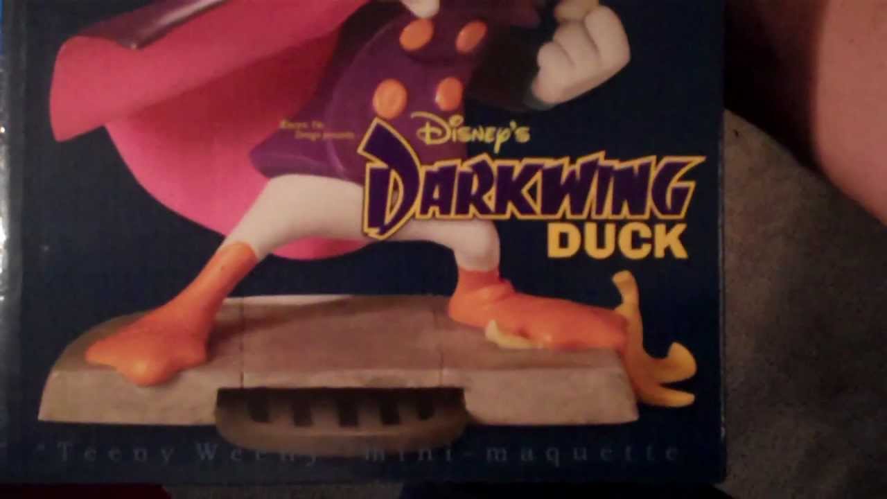 Darkwing Duck Showcase Collection Statue Maquette Review - YouTube