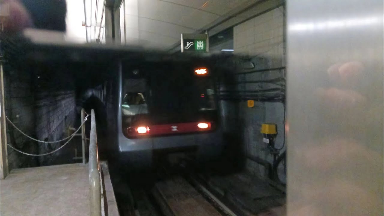 東涌綫 TCL K-train V615/V815 駛入香港站4號月台 - YouTube