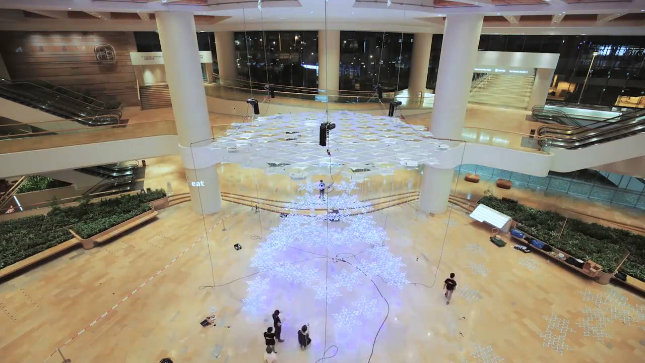 Christmas Metal Art Ceiling Decoration at Pacific Place 金屬聖誕裝飾 - YouTube
